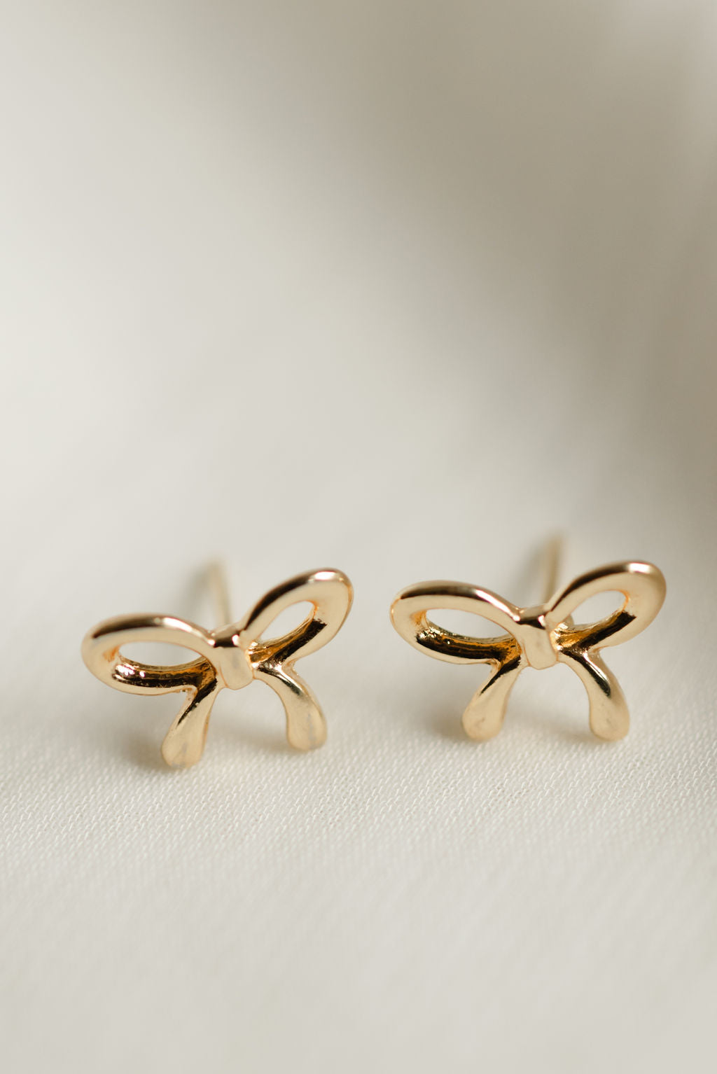 Bow Studs | Luna & Jade – Luna & Jade